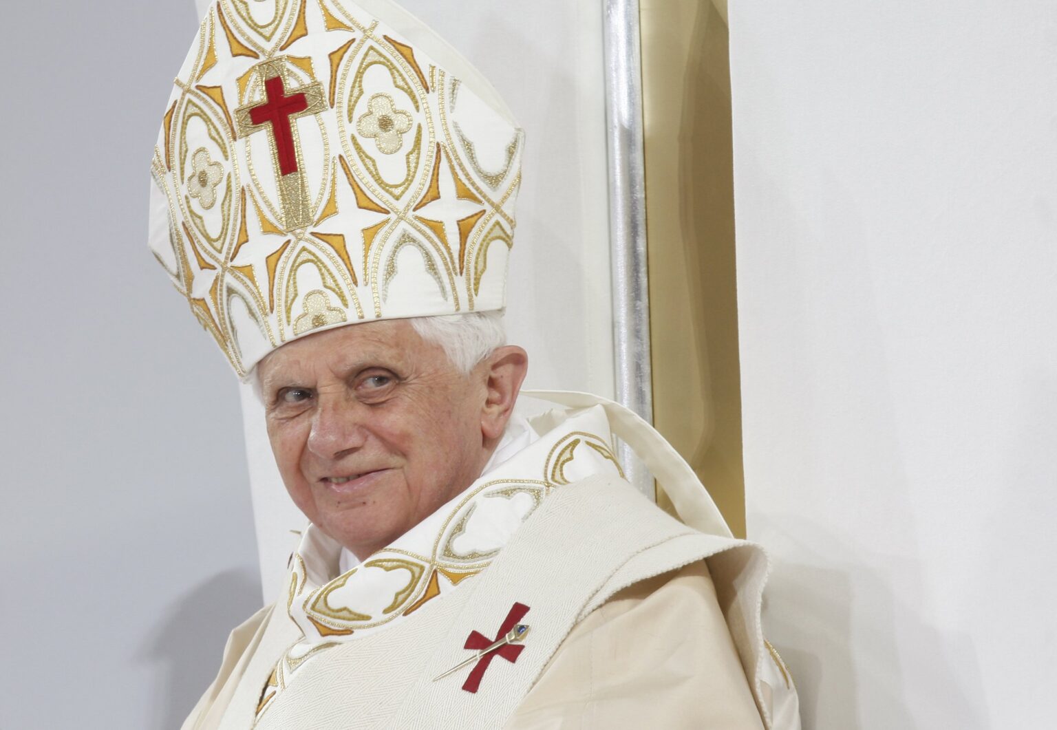 Update on the Health of Pope Emeritus Benedict XVI - Archdiocese of New ...