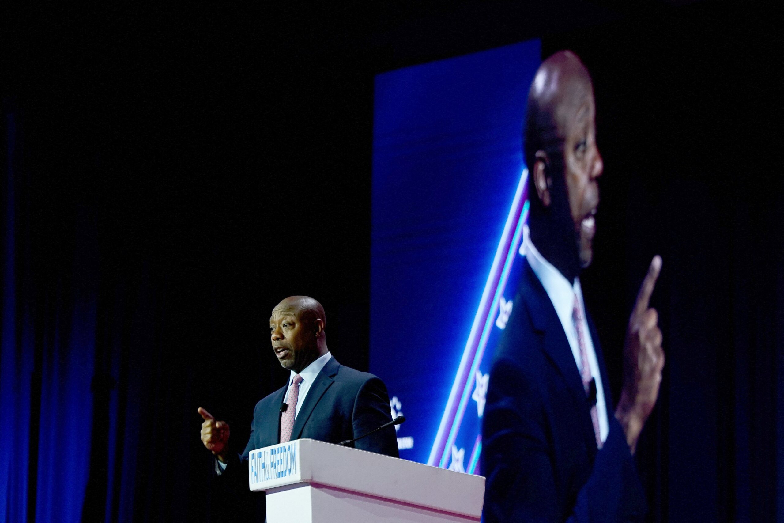 GOP Presidential Hopefuls Mark Dobbs Anniversary at Meeting of Social ...