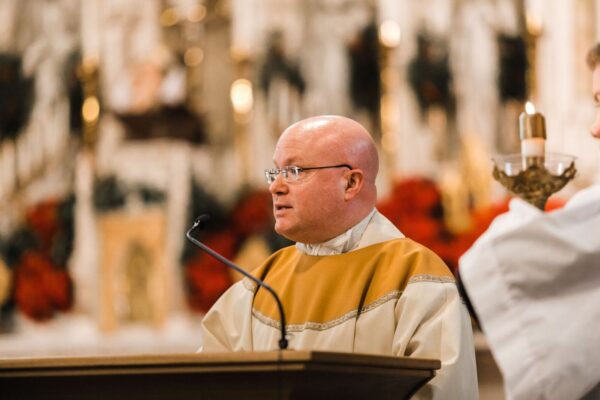 Padre Roger Landry Será el Maestro de Ceremonias del Congreso ...