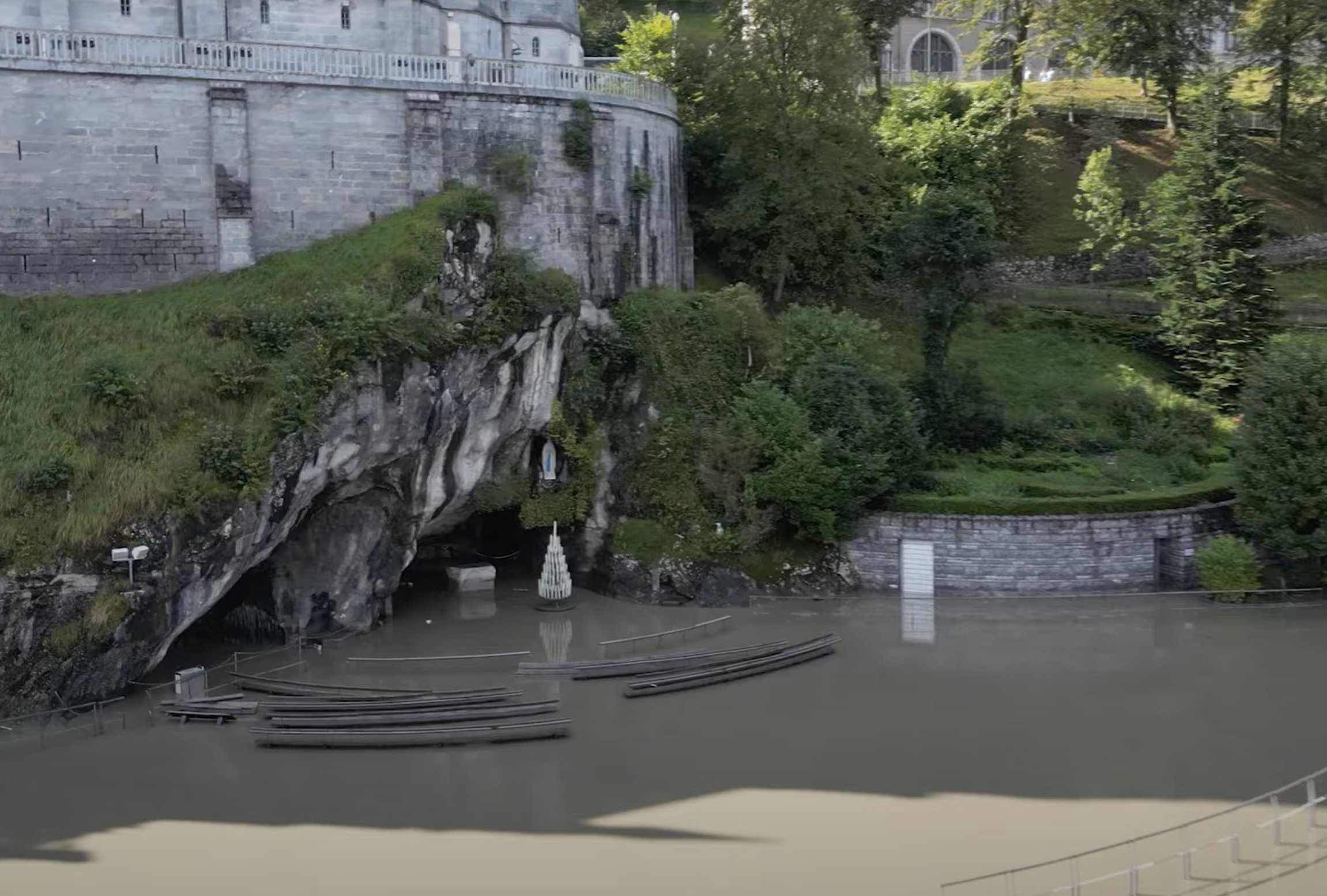 Flash Flooding Temporarily Closes Lourdes' Grotto - The Good Newsroom