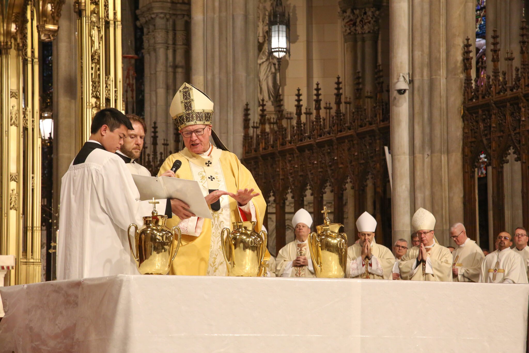 Hundreds of Priests Join Cardinal Dolan for Chrism Mass at St. Patrick ...