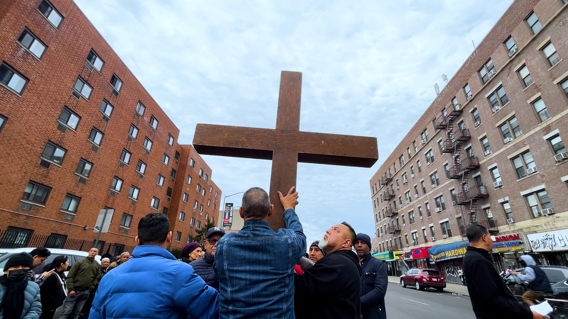 Thousands of Faithful Gather for Good Friday Stations of the Cross ...